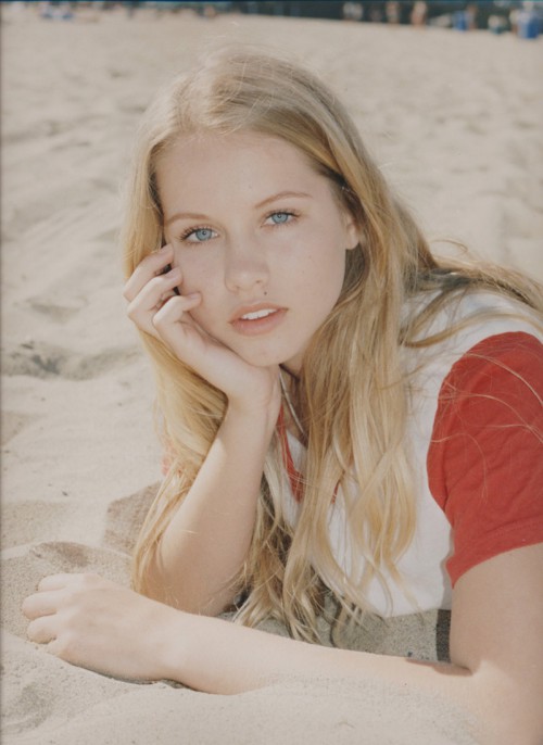 Naty Belmont by Maxwell Clements for C-Heads - C-Heads Magazine