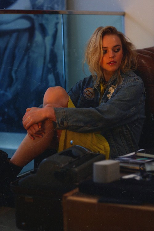 Grace by Laura Allard-Fleischl for C-Heads - C-Heads Magazine