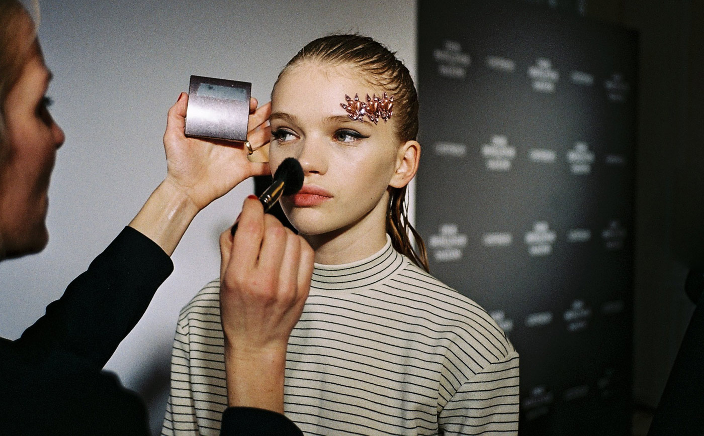 Dajana Radovanovic gets sporty for Salt Water in The Wound’ Resort 14/ ...