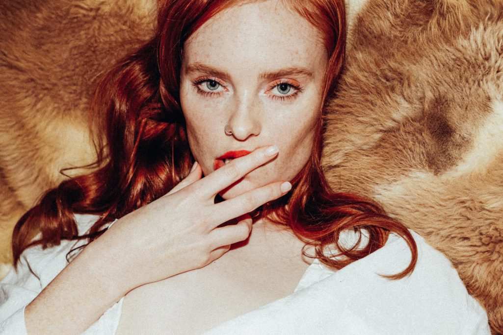 Surrounded by art and dazzling Jemma - C-Heads Magazine