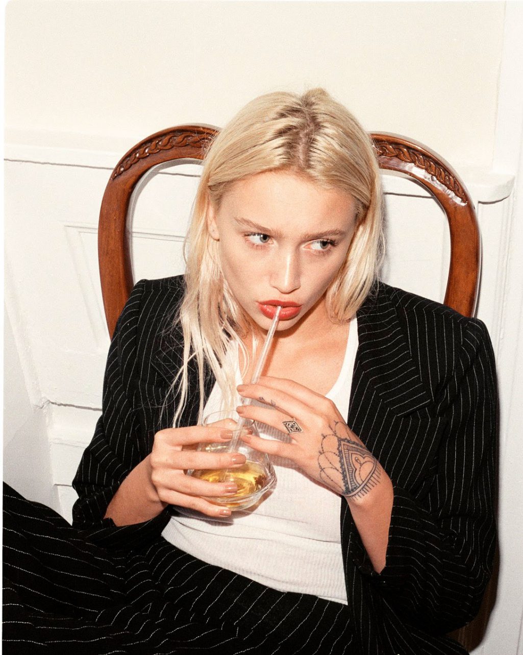 Cailin Russo premieres debut song "September Rose" - C-Heads Magazine