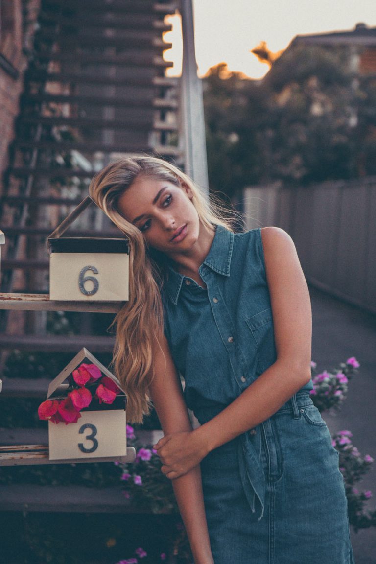 Evening stroll in golden light - Saskia by Anne Carolien Kohler - C ...