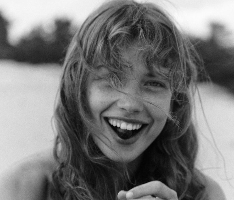 Carefree Summer with Gigi Ringel by Lotte van Raalte - C-Heads Magazine