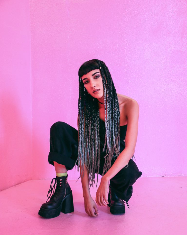 A talk with London´s synth princess Anna Straker - C-Heads Magazine