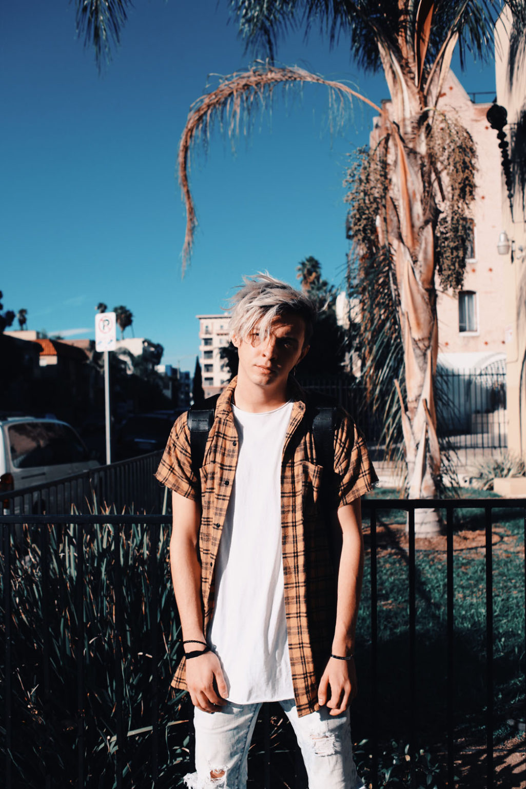 ARTY talks growing up in Russia-rave scene, no internet, studying math ...