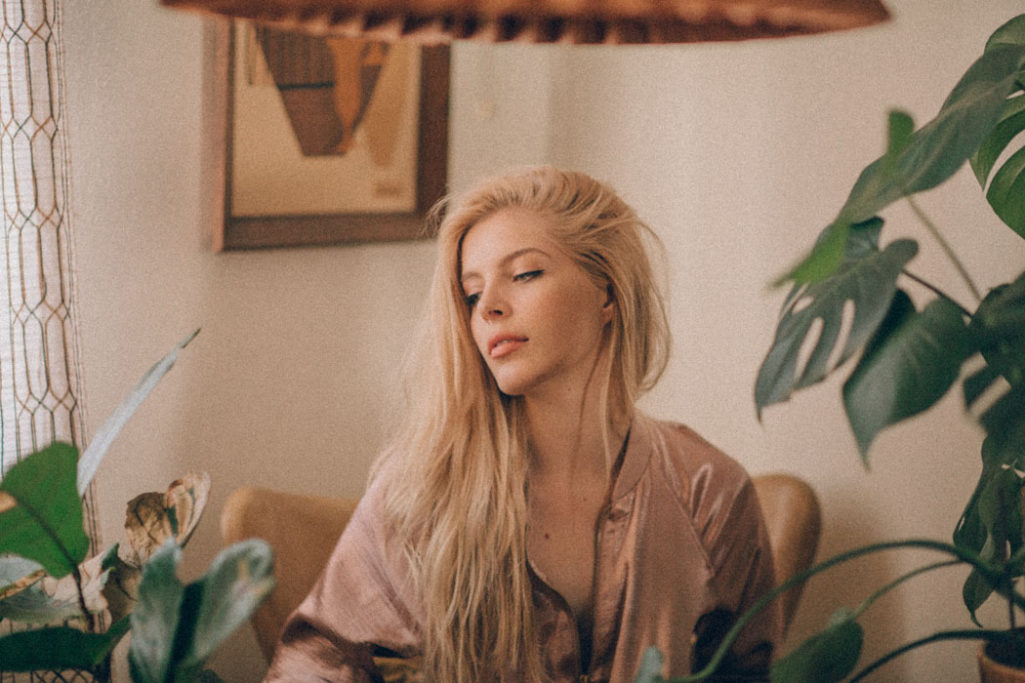 It's always sunny in California - starring Victoria Jacobsen - C-Heads ...