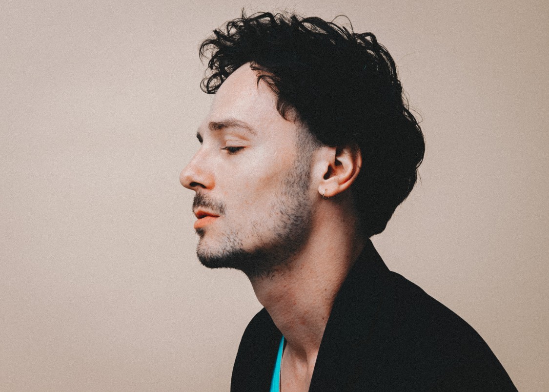 Song Premiere: Sam Himself - "Heartphones" - C-Heads Magazine