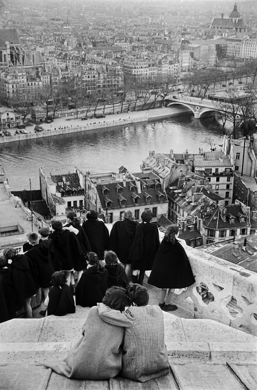 "Toujours Paris" exhibition spotlights works of French humanist ...