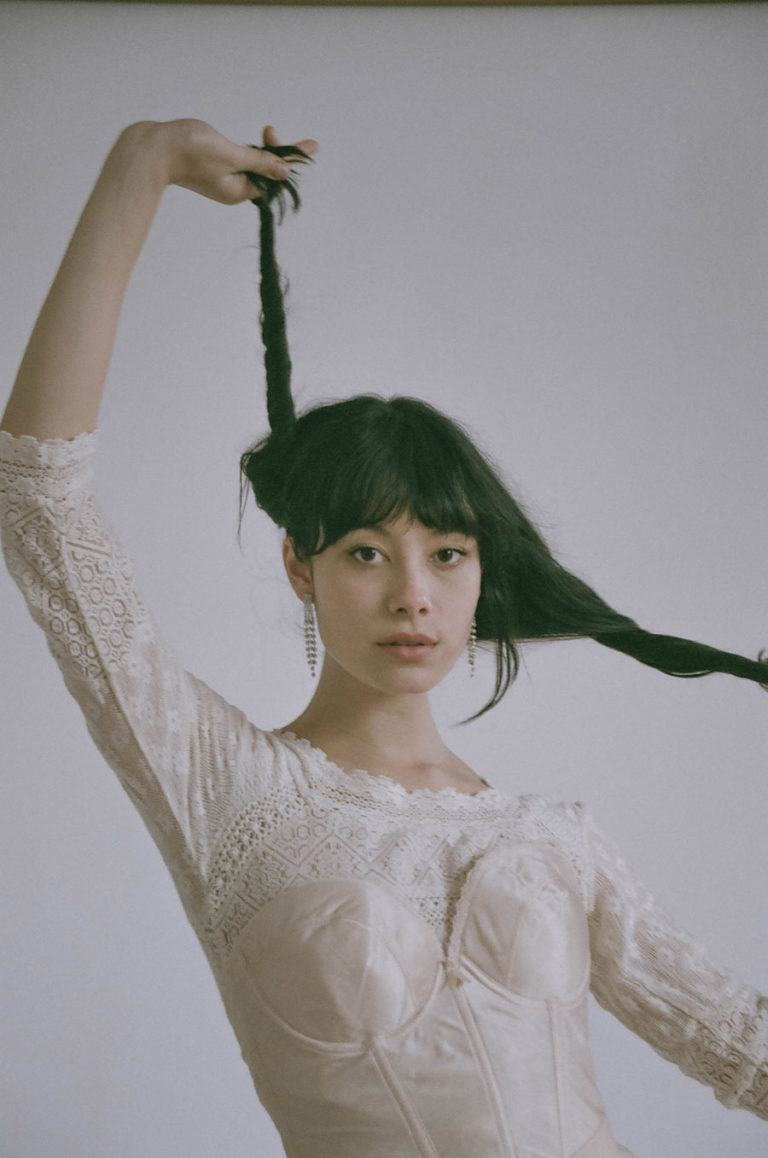 "A movement against that fast time." Analogue moments with Nina Menzel ...