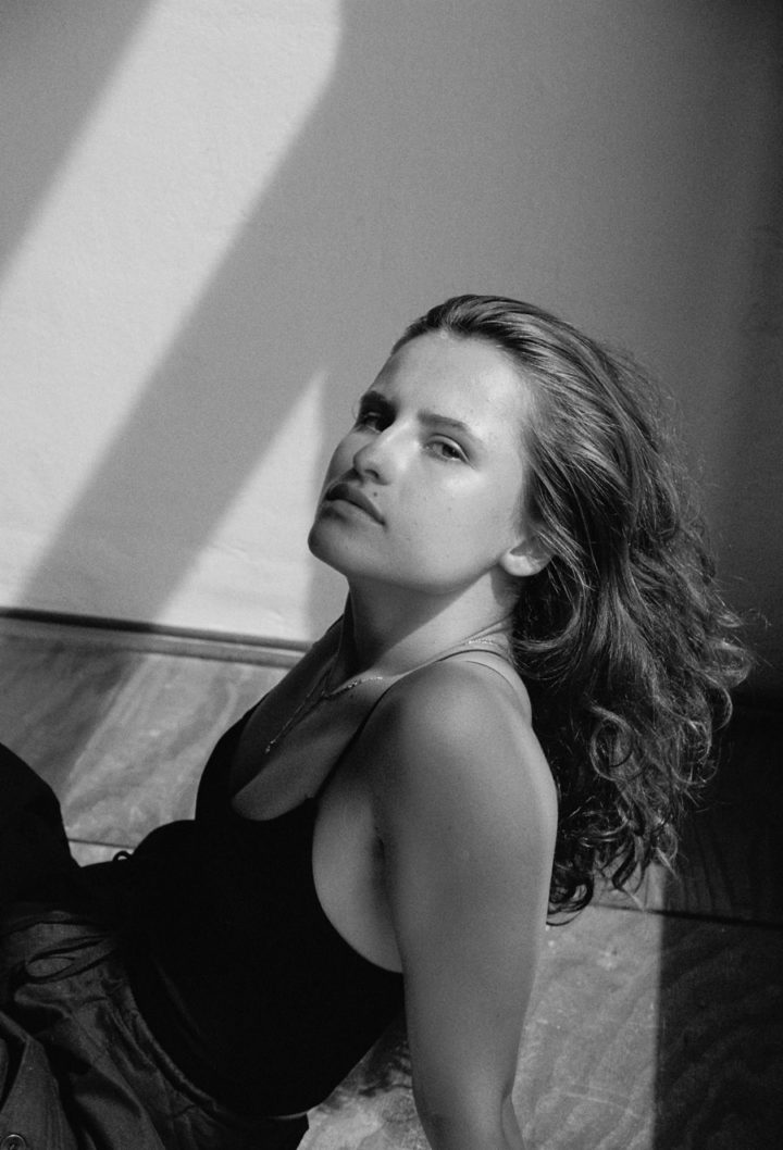 "A movement against that fast time." Analogue moments with Nina Menzel ...