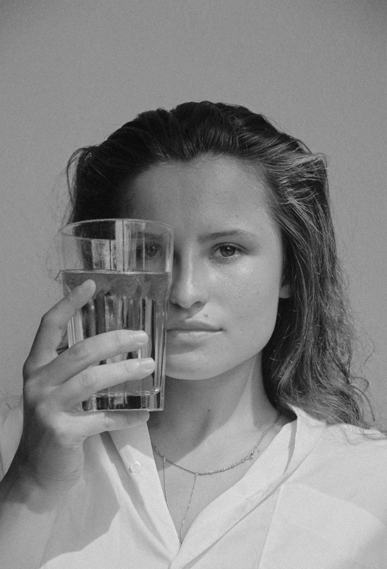 "A movement against that fast time." Analogue moments with Nina Menzel ...