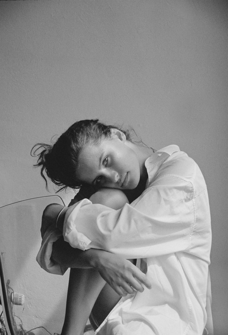 "A movement against that fast time." Analogue moments with Nina Menzel ...
