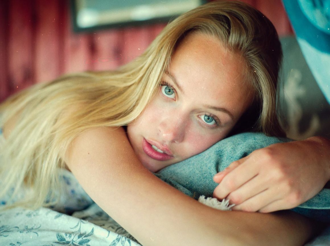 Vacation time with Elin Öyan - C-Heads Magazine