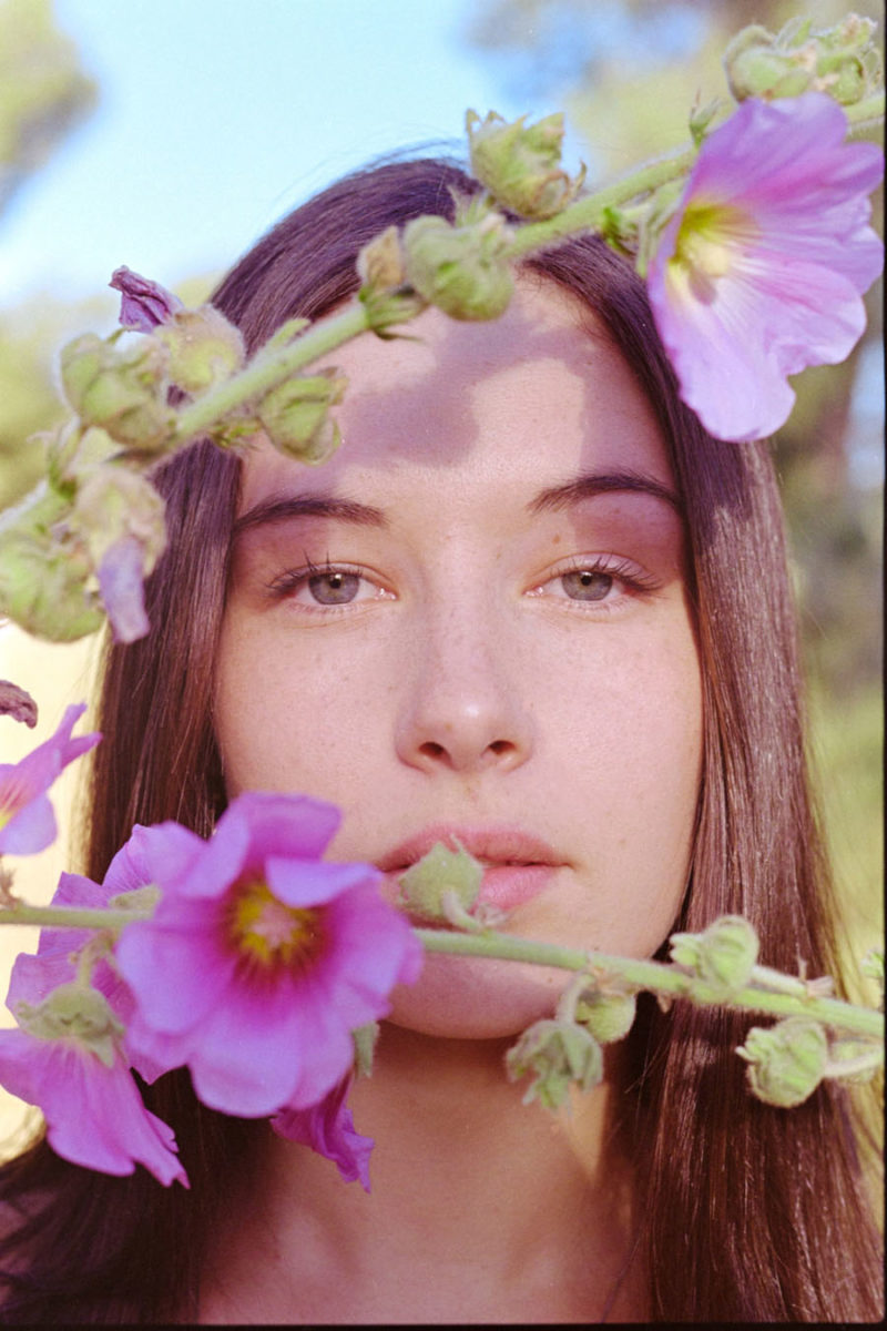 In the green countryside with Noa - C-Heads Magazine