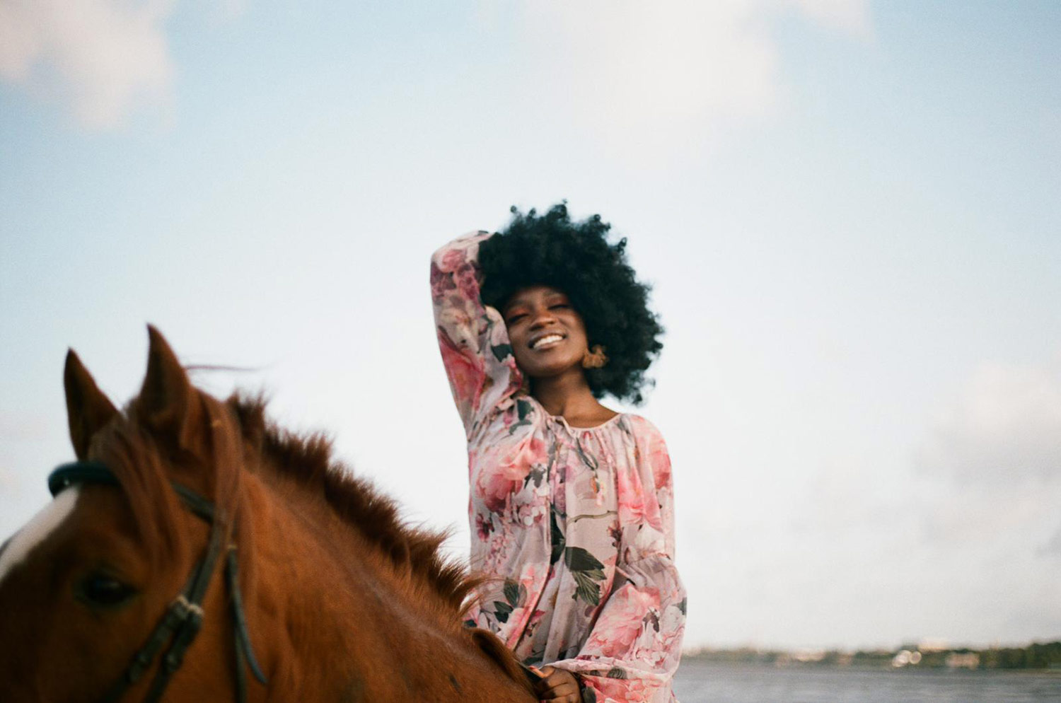 Afro-Irish songstress Tolü Makay shares video for ‘Wild Thang’ - C ...