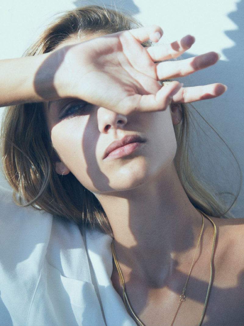 Bare skin on sunny days - C-Heads Magazine