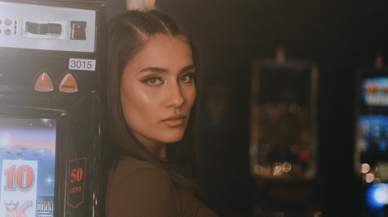 Premiere: Janina Bey Talks New Single „Good Luck“, Having a Plan B ...