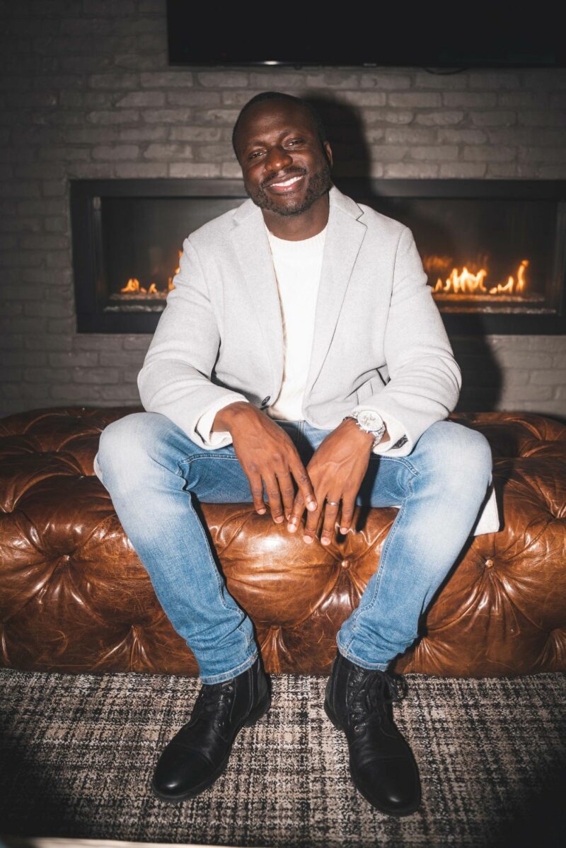 Mufasa spreads positivity with "World Needs Love" - C-Heads Magazine