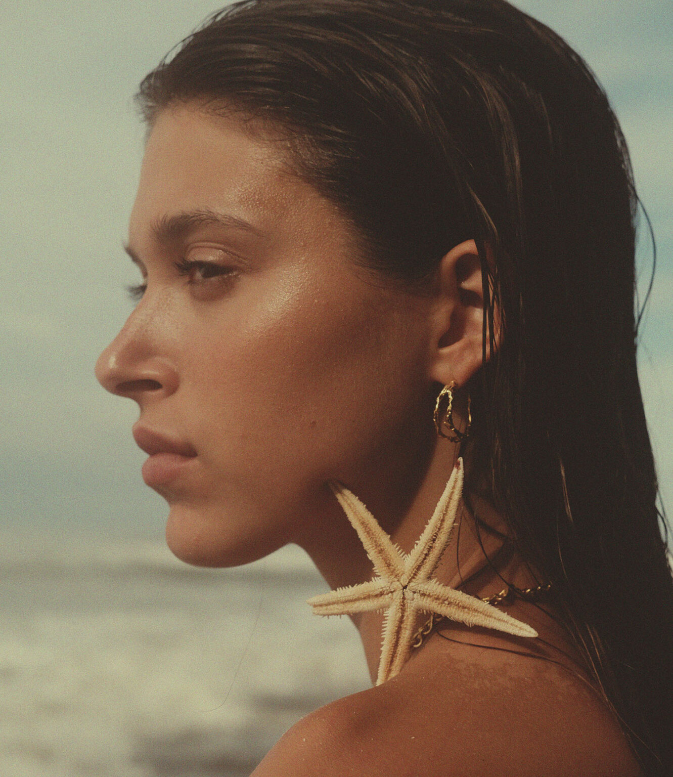 Tropical35 with Hanna by Grant Spanier for C-Heads - C-Heads Magazine