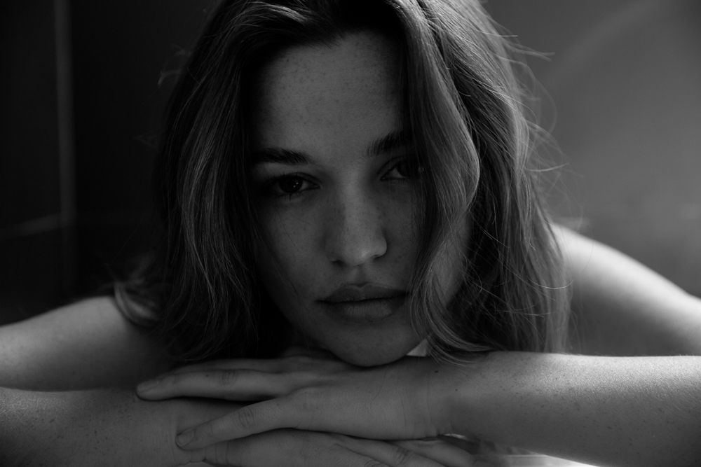 BELLA - C-Heads Magazine